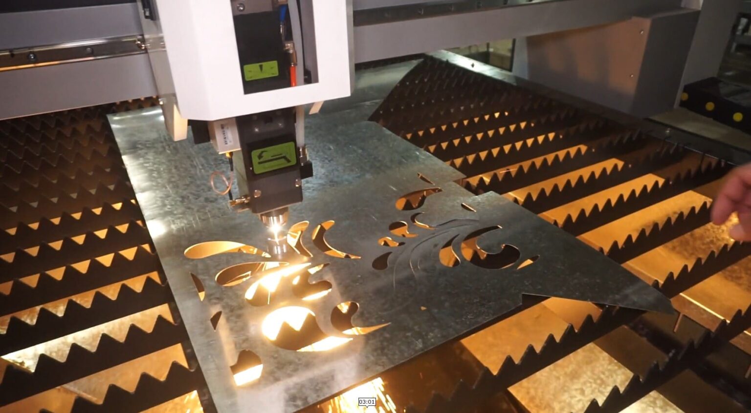 CNC Fiber Laser Cutting Inseco - Mesin Potong Laser Besi